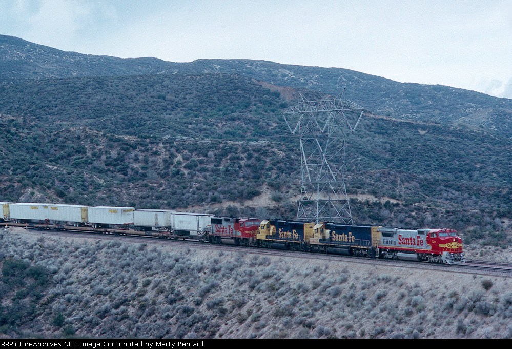 AT&SF 528 and Sisters in 1994